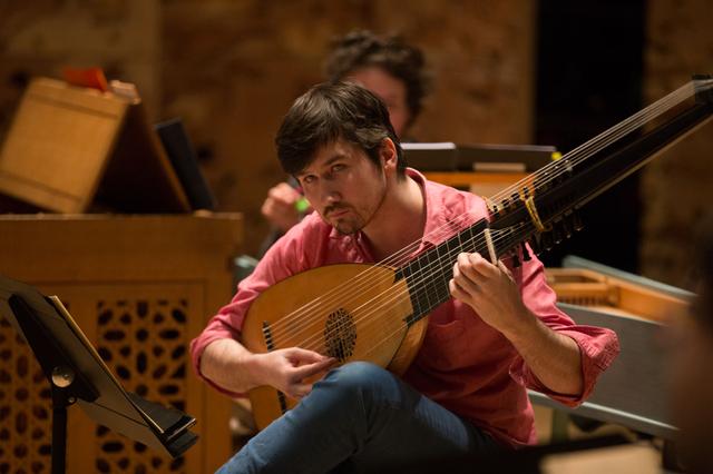 Lute, continuo, improvisation and performance - with Thomas Dunford ...